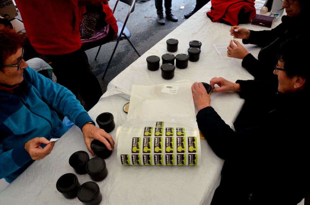 Fête-du-pommé-de-Bazouges-la-Pérouse-Mise-en-pot-2-©-Michel-Alibert ...